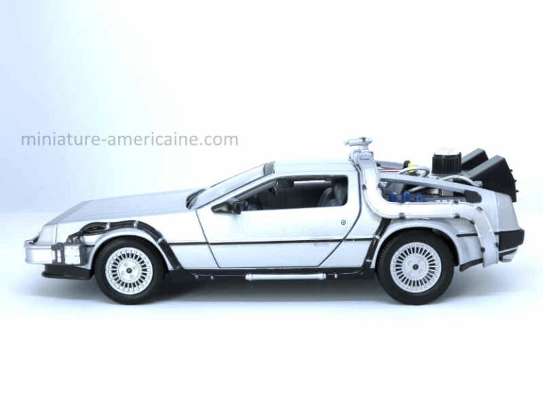 DeLorean DMC-12 1982 - Retour vers le futur 2 - Fly mode - Welly 1/24